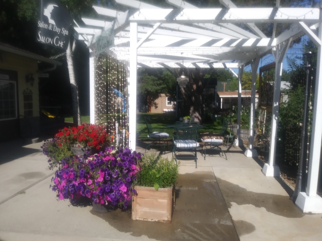 Color with Che’ Bello